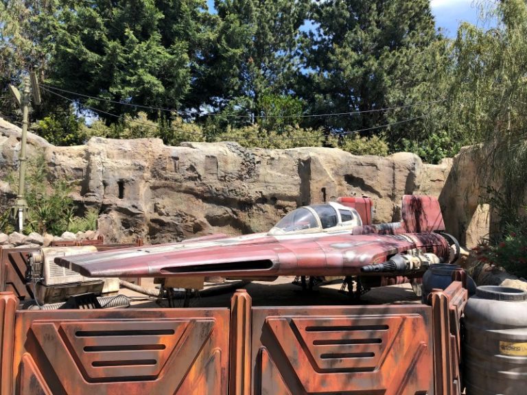 Star Wars: Galaxy’s Edge in Disneyland: Video Tour & First Look Photos ...