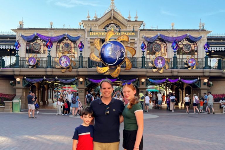 First Timer's Guide to Disneyland Paris: Tips for American Visitors ...